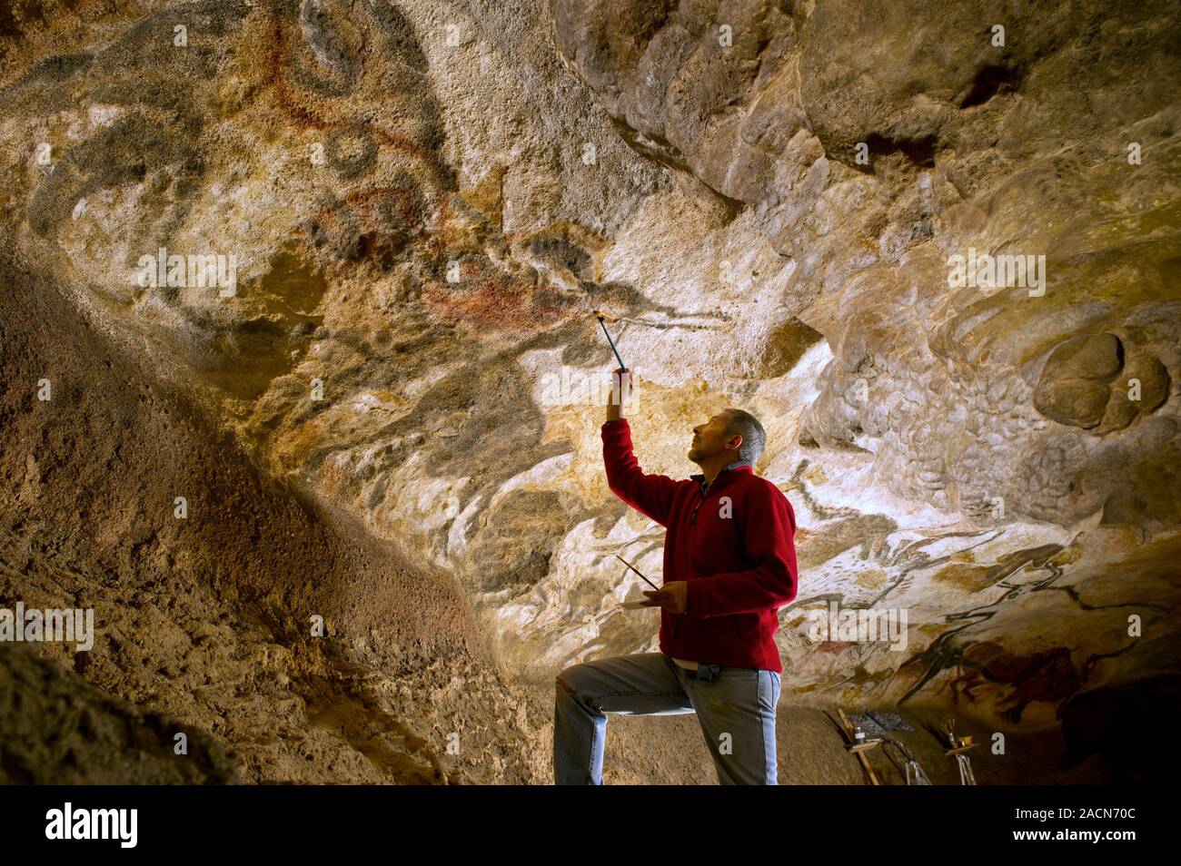 Restoring Lascaux cave paintings replica. The original Lascaux cave was ...