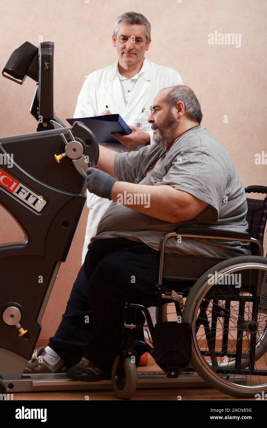 Obesity clinic. Male patient exercising Stock Photo - Alamy