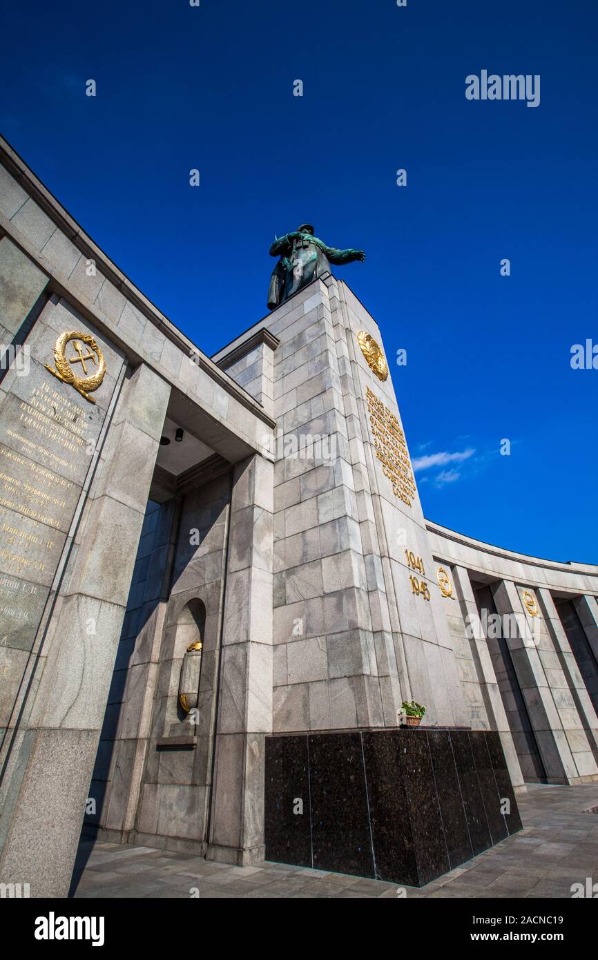 Sovjet war memorial hi-res stock photography and images - Alamy