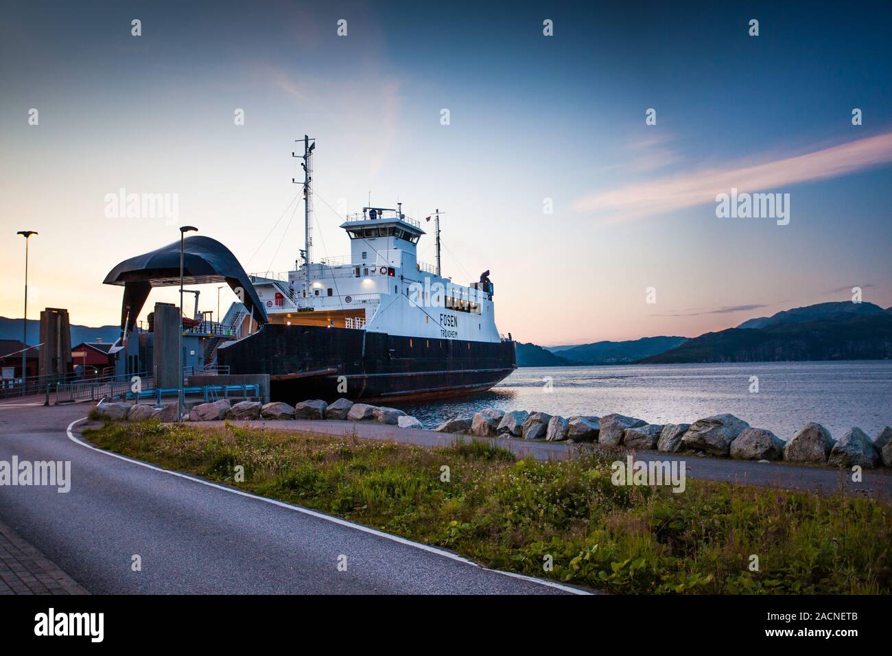 Harbor and ferry landing hi-res stock photography and images - Alamy