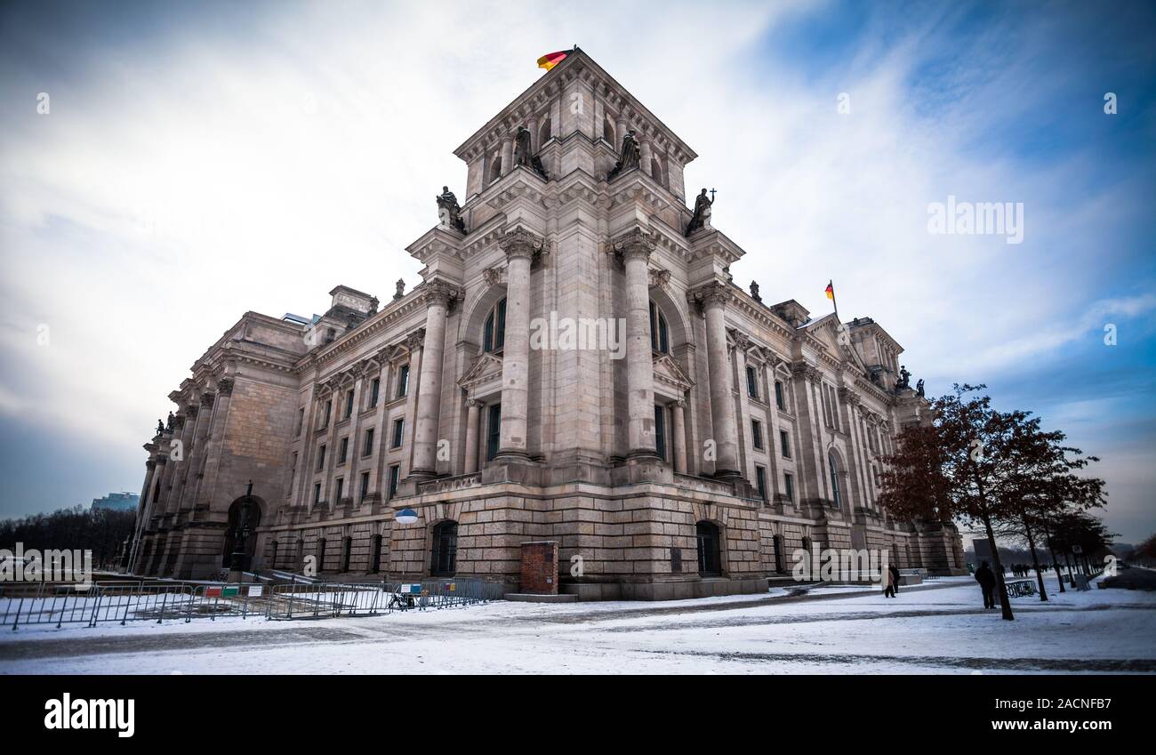 The headquaters building hi-res stock photography and images - Alamy