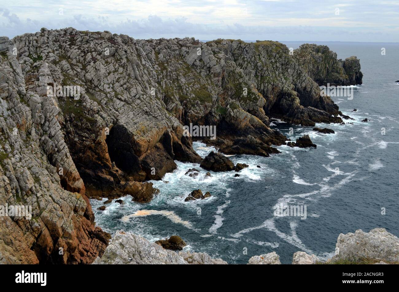 France atlantic ocean cliff hi-res stock photography and images - Alamy