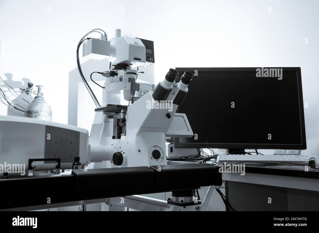 Laser scanning confocal microscope (LSCM) in a lab Stock Photo - Alamy