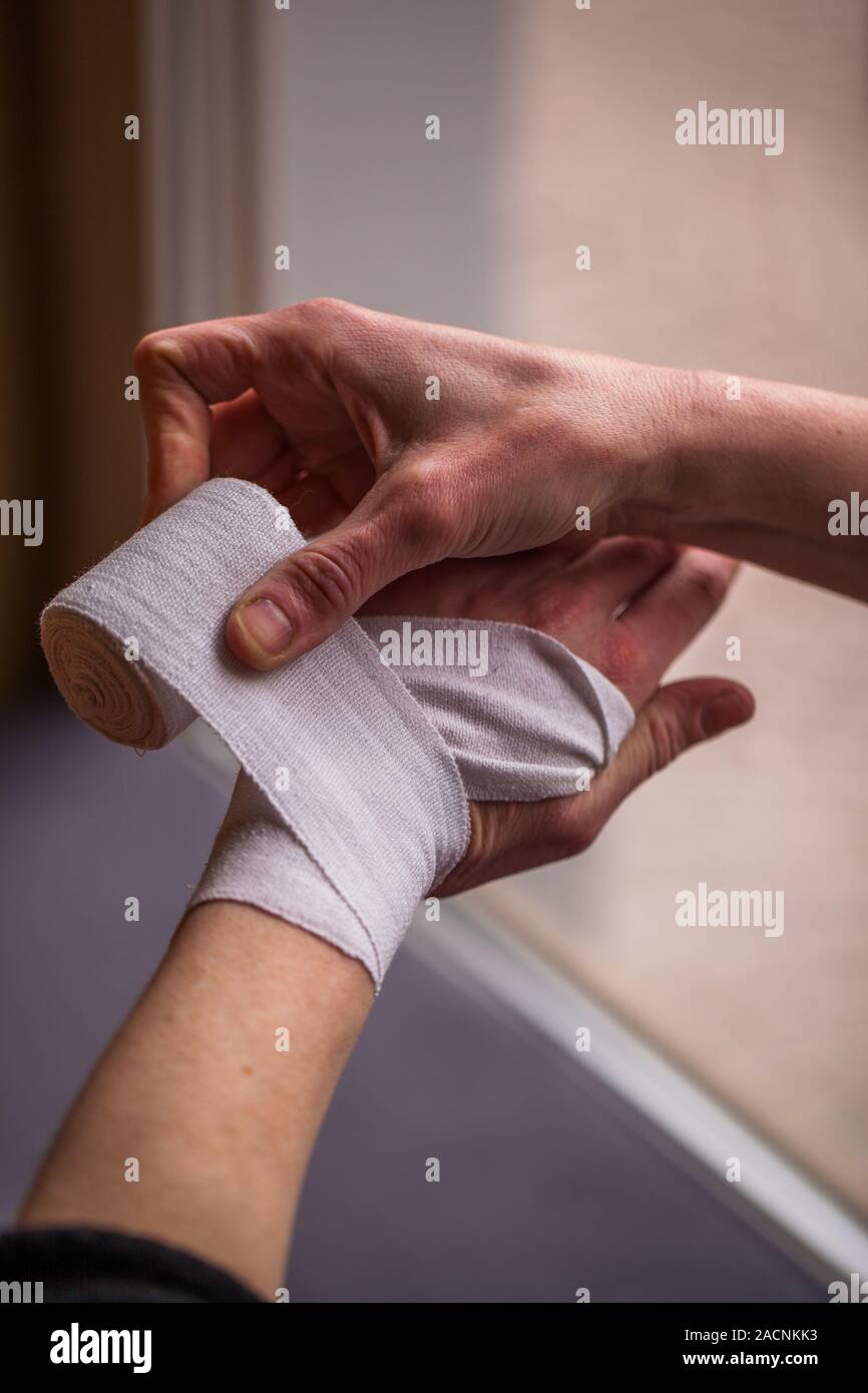 Hands bandage hi-res stock photography and images - Alamy