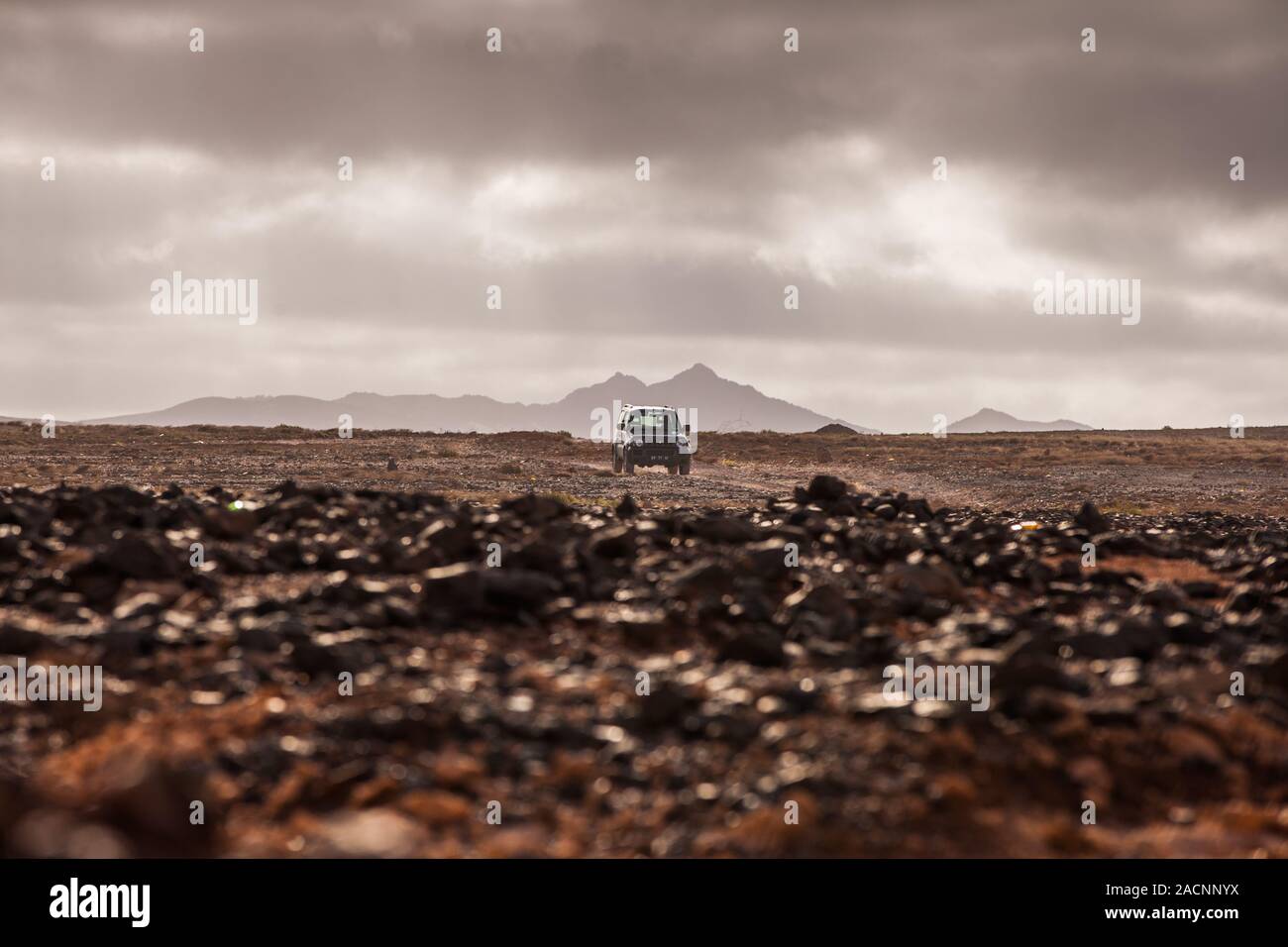 Rubble desert hi-res stock photography and images - Alamy