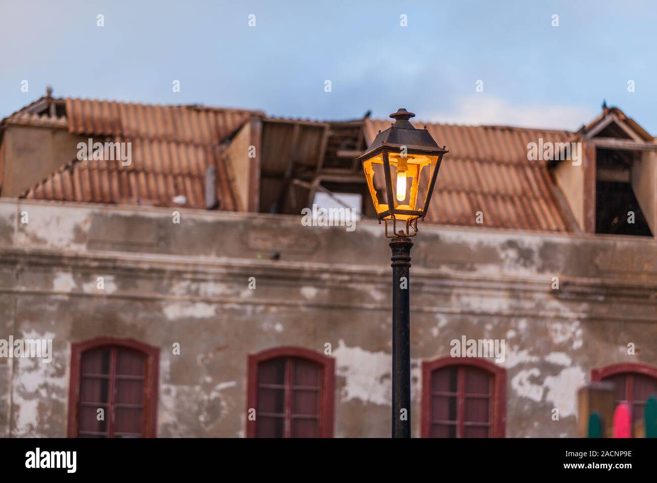 Broken lamppost hi-res stock photography and images - Alamy