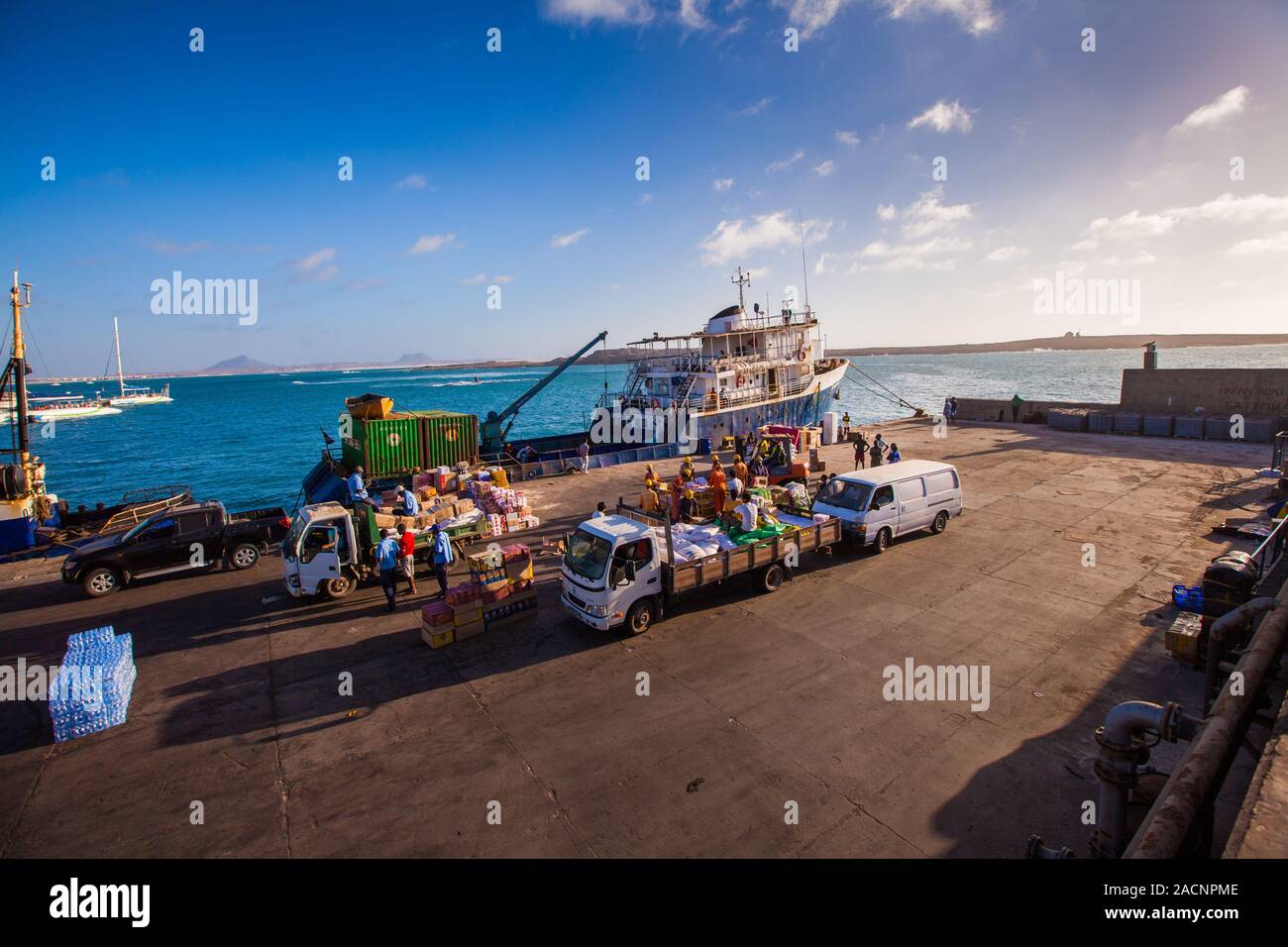 Cargo boa hi-res stock photography and images - Alamy