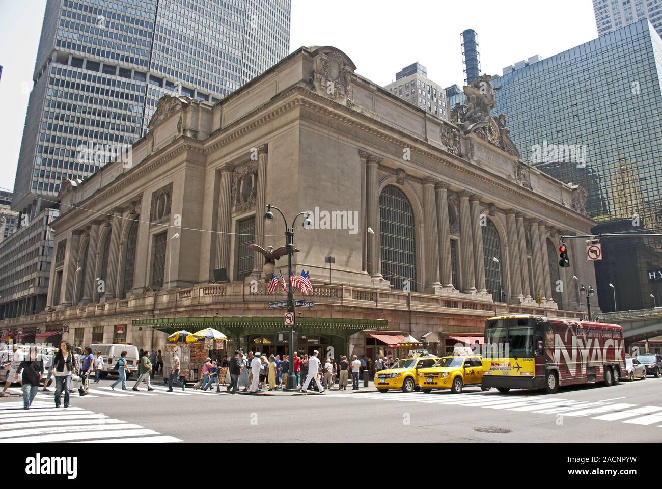 New york city terminal hi-res stock photography and images - Alamy