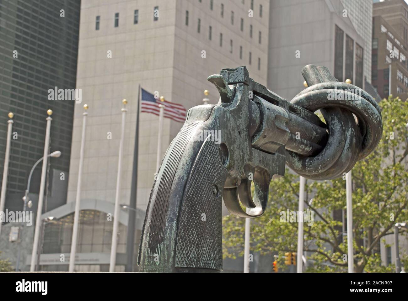 Un headquarters sculpture hi-res stock photography and images - Alamy