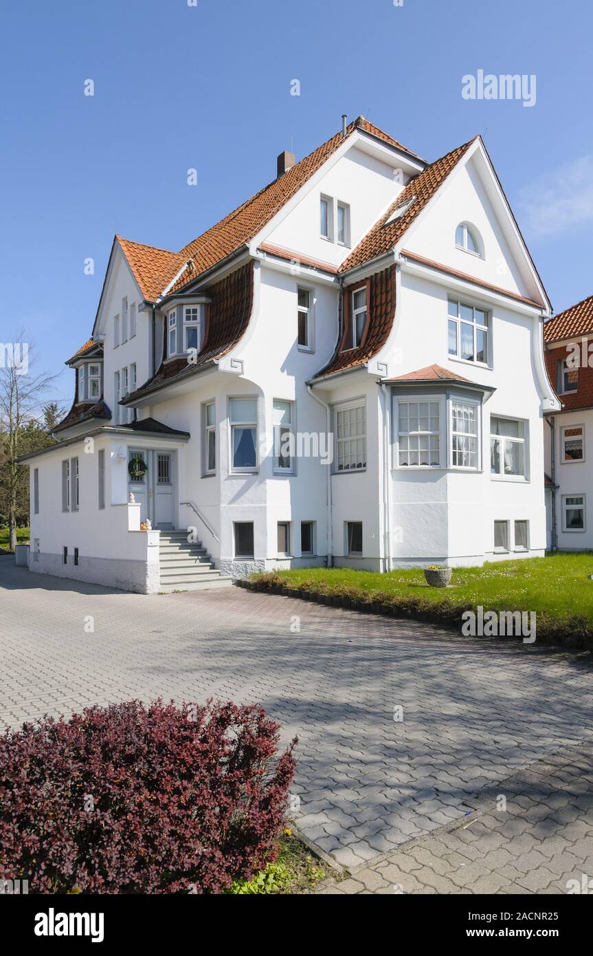 Elegant villa style house hi-res stock photography and images - Alamy