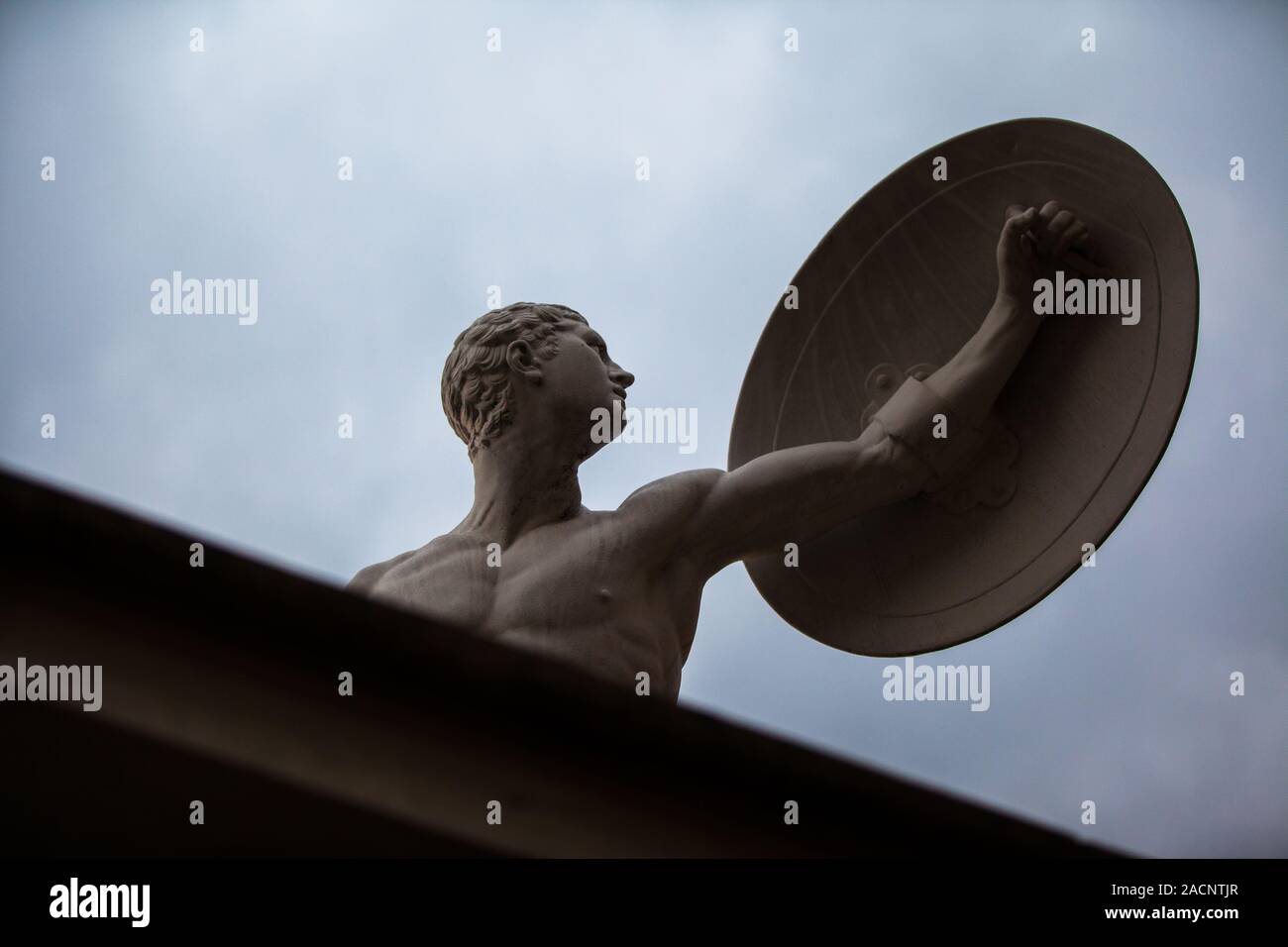 White male statue hi-res stock photography and images - Alamy