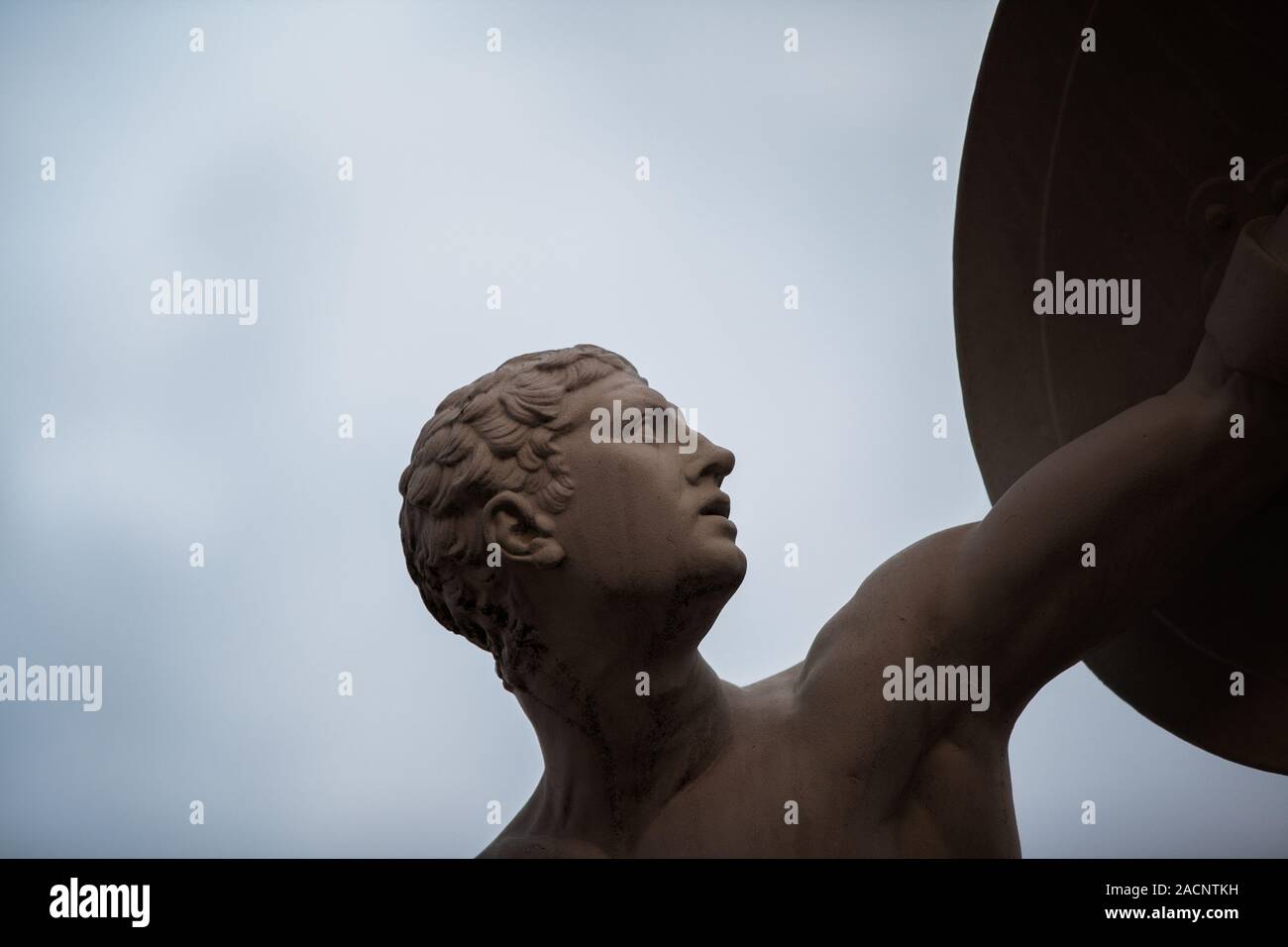 Male statue hi-res stock photography and images - Alamy