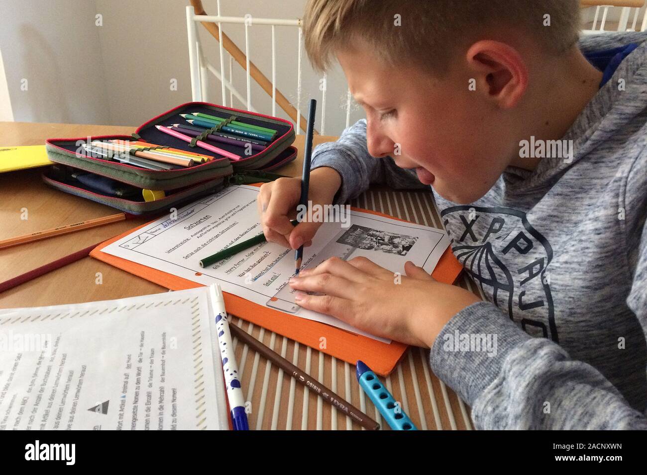 4th grade boy hi-res stock photography and images - Alamy