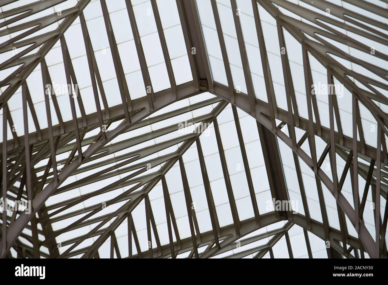 Modern architectural design of a train station Stock Photo - Alamy