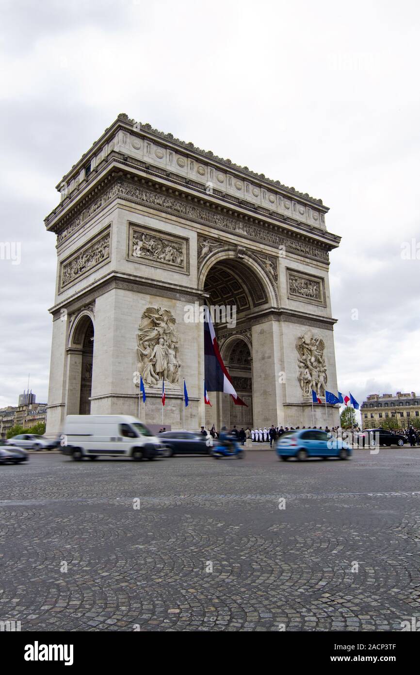 Parisian triumph hi-res stock photography and images - Alamy