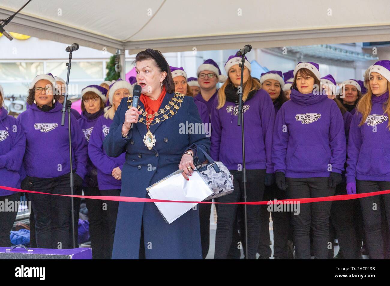 Mayor opening a Christmas fete Stock Photo - Alamy