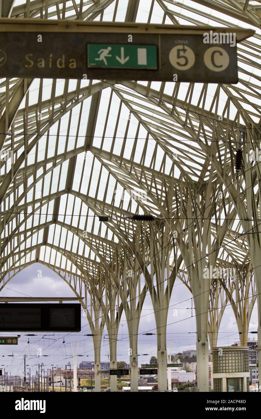 Modern architectural design of a train station Stock Photo - Alamy