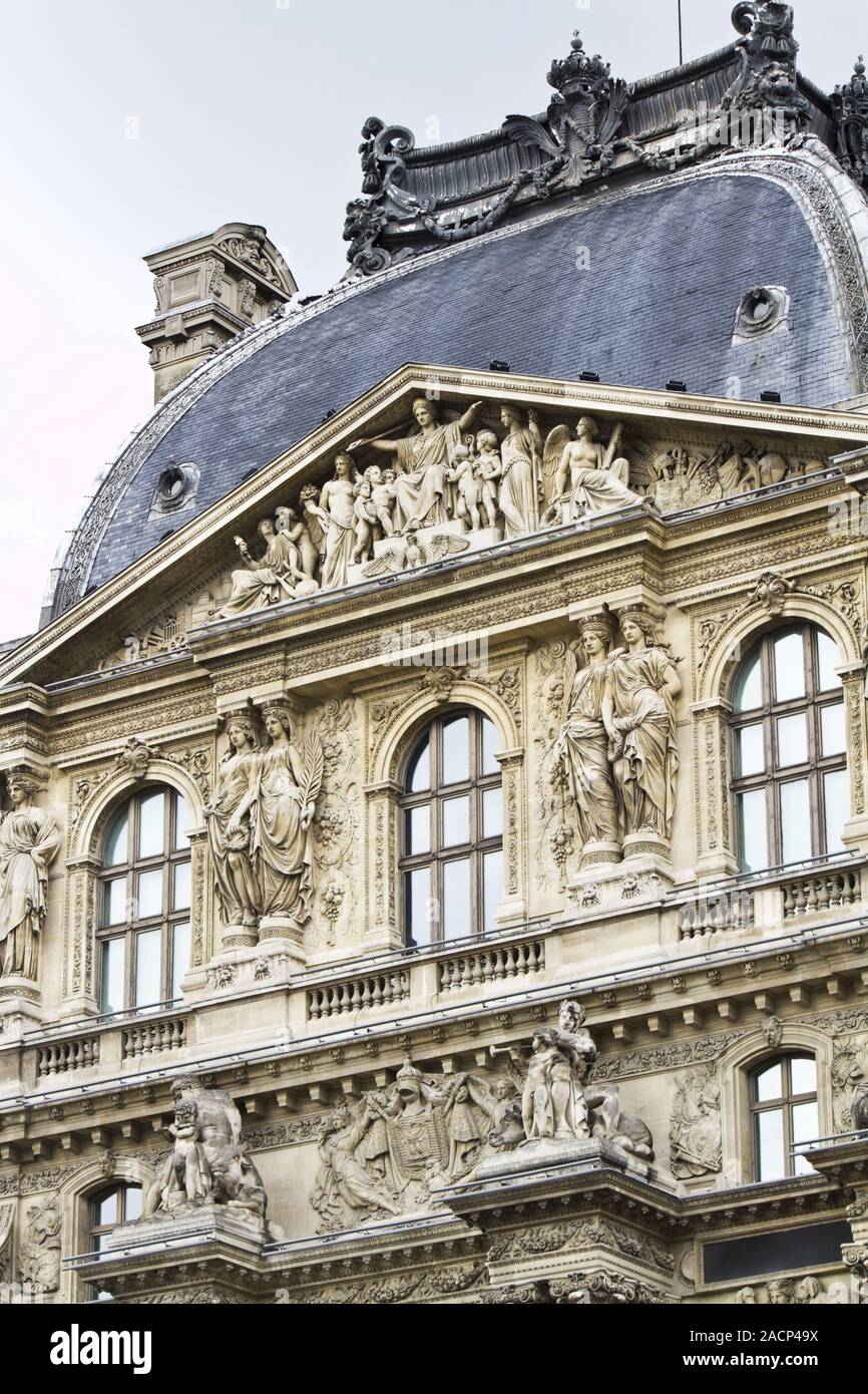 Louvre daytime hi-res stock photography and images - Alamy