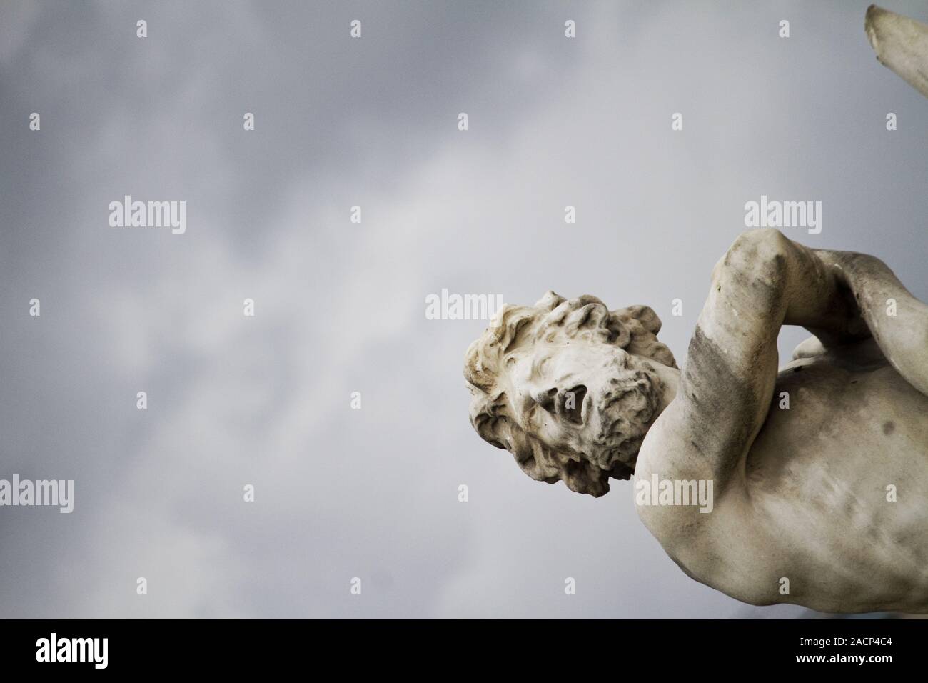 Screaming stone statue hi-res stock photography and images - Alamy