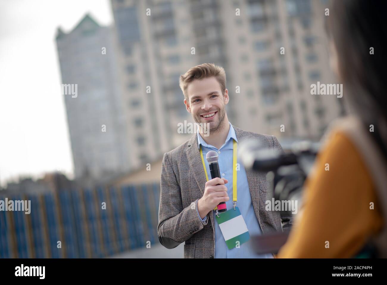 Young reporter interview hi-res stock photography and images - Alamy