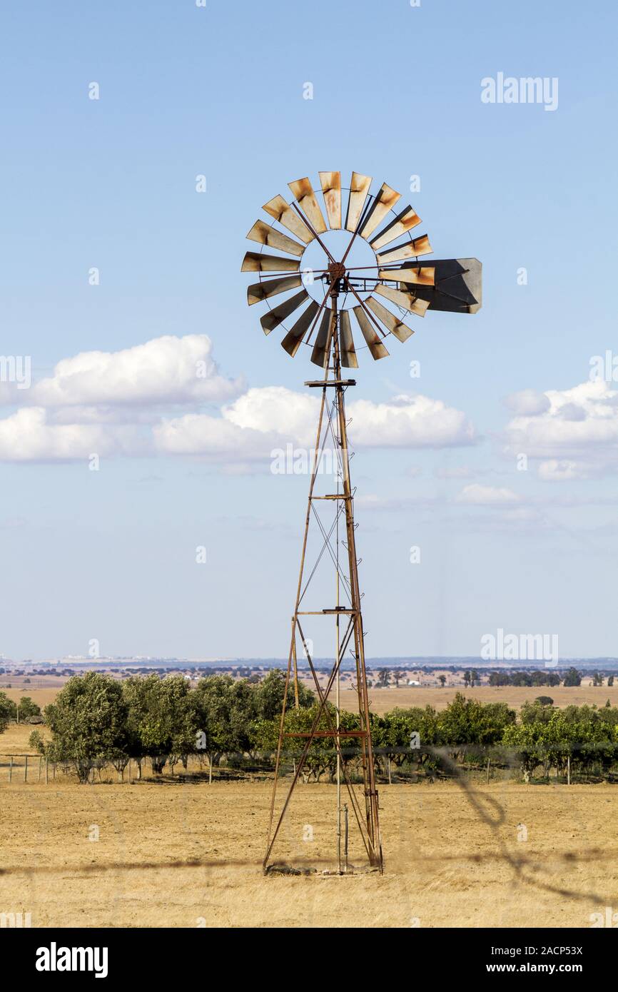 Vintage water pumping machine hi-res stock photography and images - Alamy