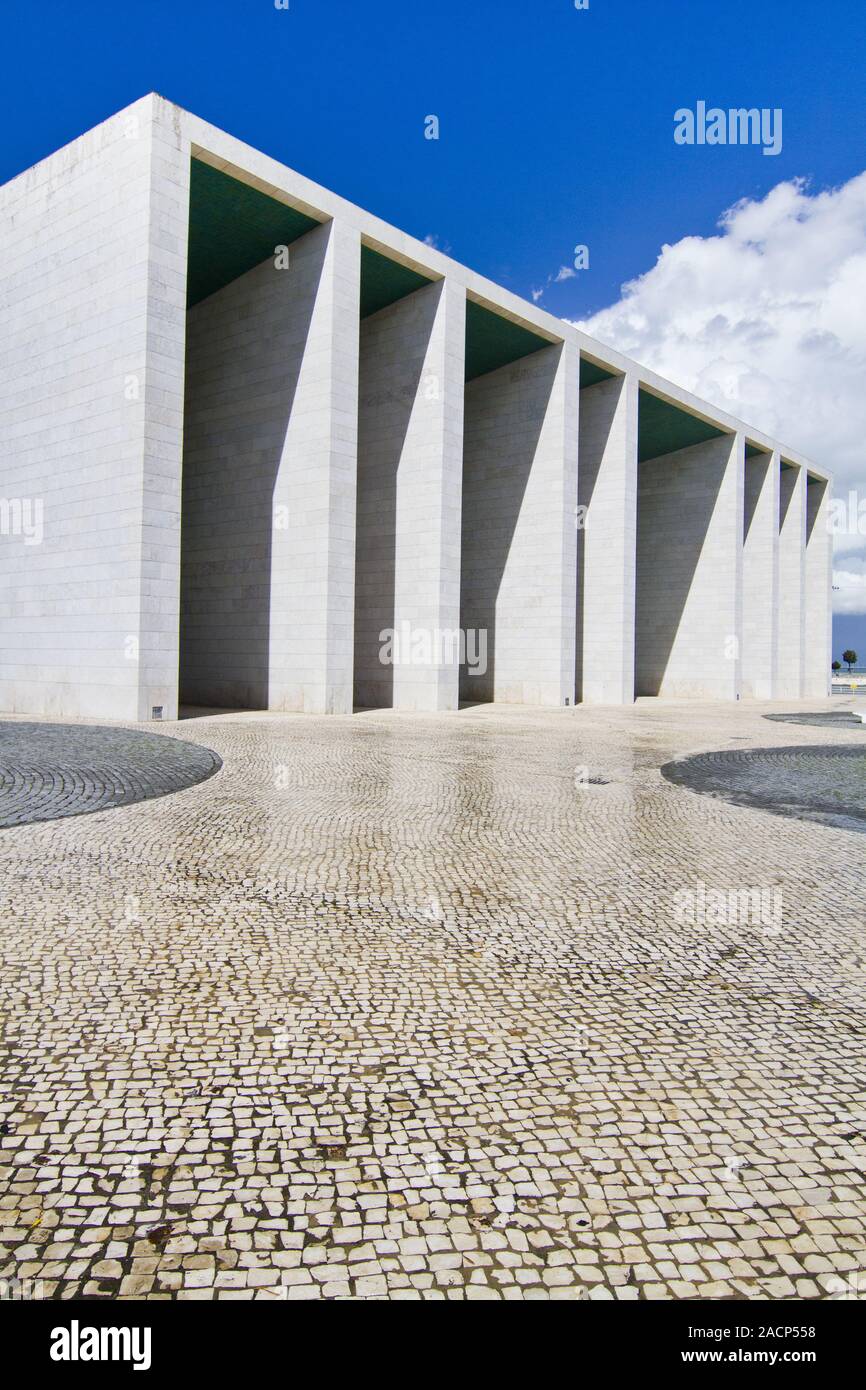 Weird architecture hi-res stock photography and images - Alamy