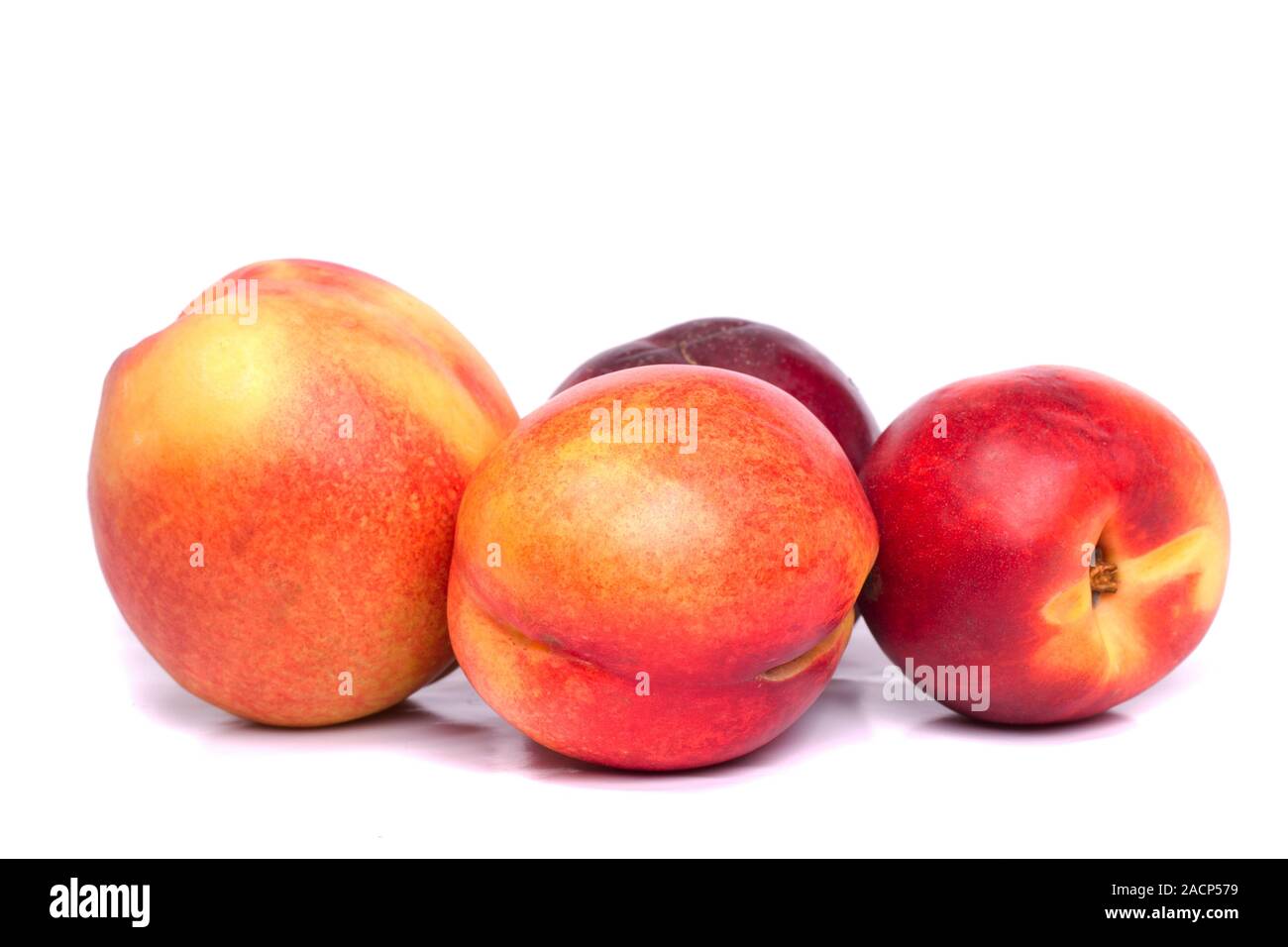 Bunch of peaches hi-res stock photography and images - Alamy