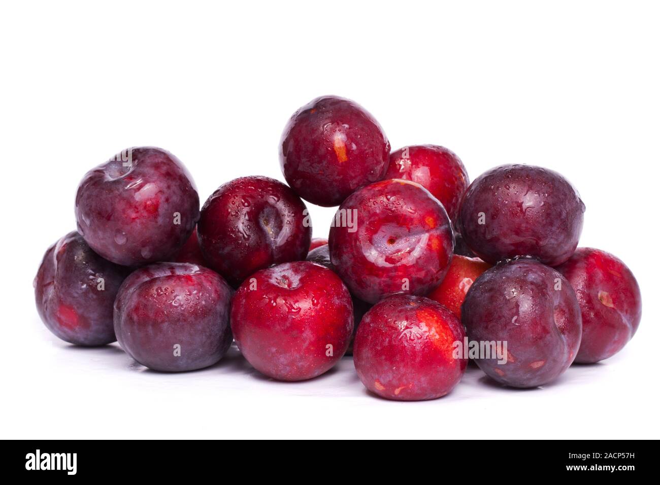 fresh red plums Stock Photo - Alamy