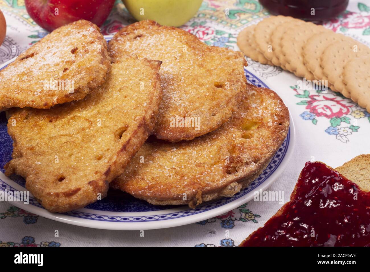 Slices golden hi-res stock photography and images - Alamy