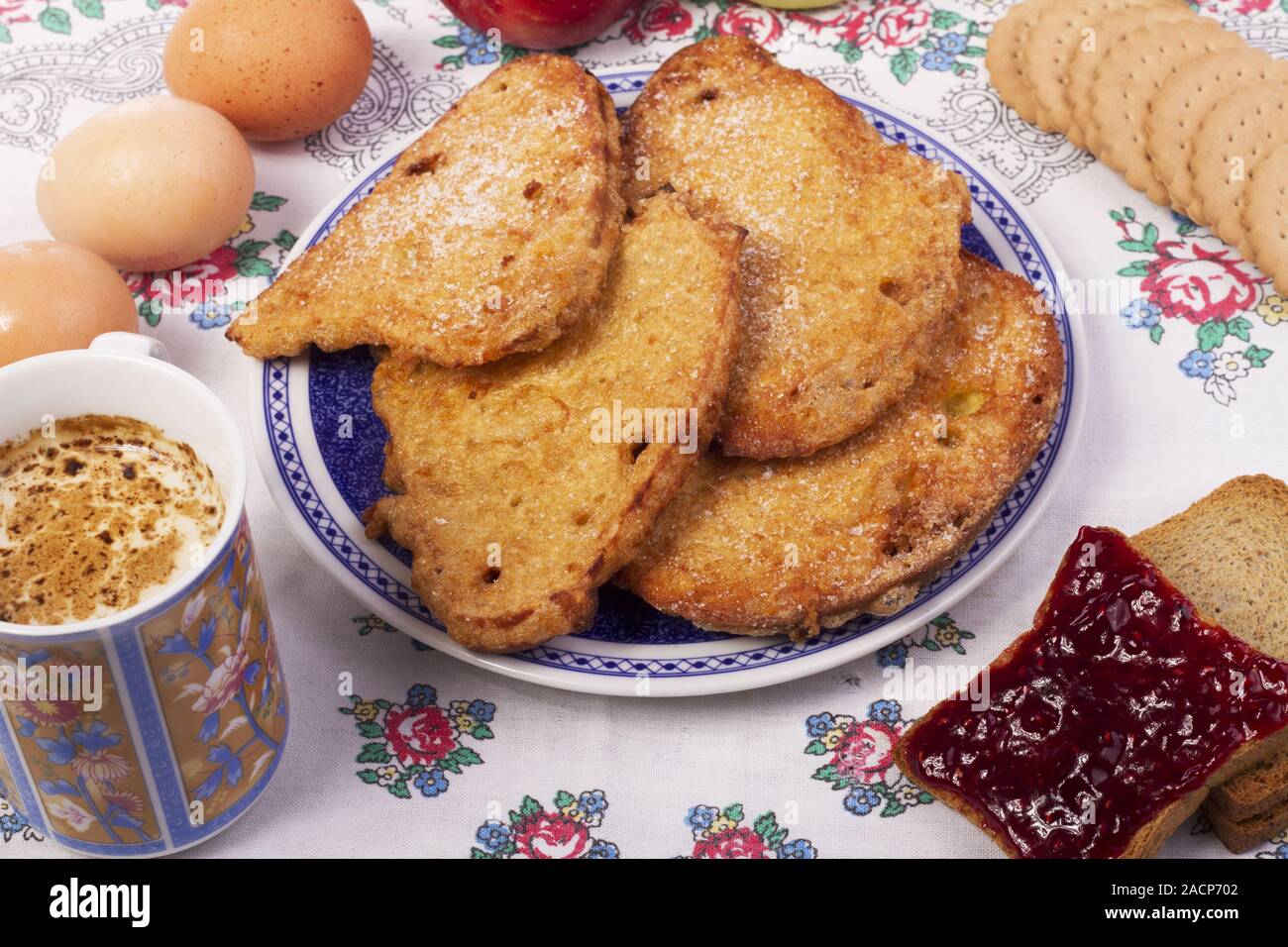 golden slices of bread Stock Photo - Alamy