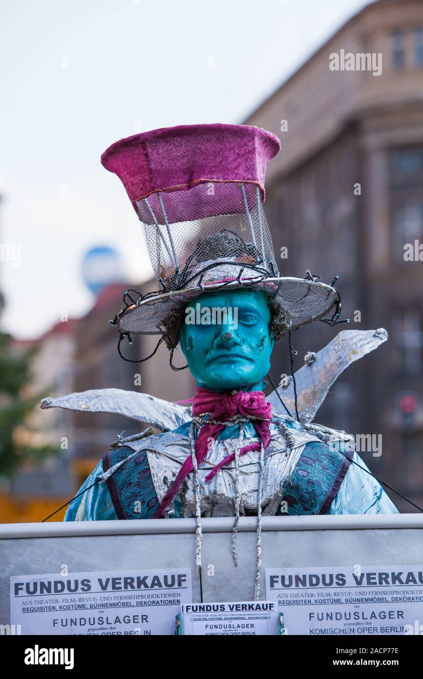 Damaged dummy hi-res stock photography and images - Alamy