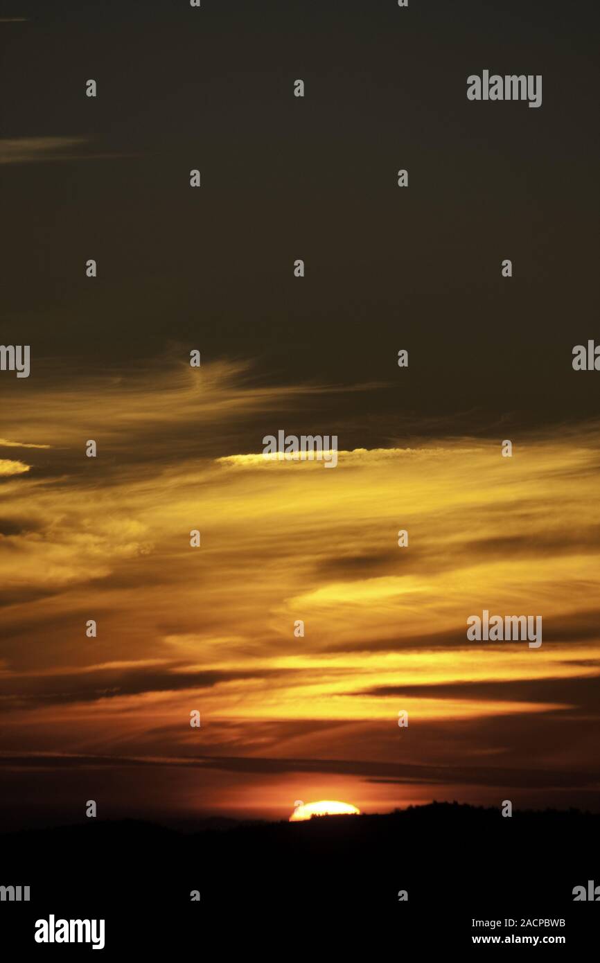 Red burning sunrise sky hi-res stock photography and images - Alamy