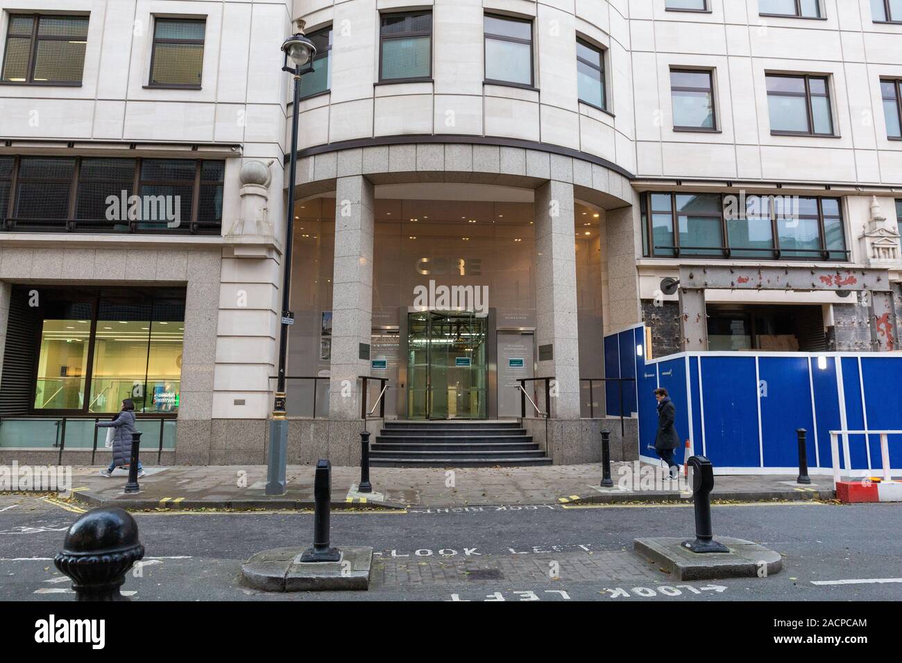 London england uk henrietta house hi-res stock photography and images ...