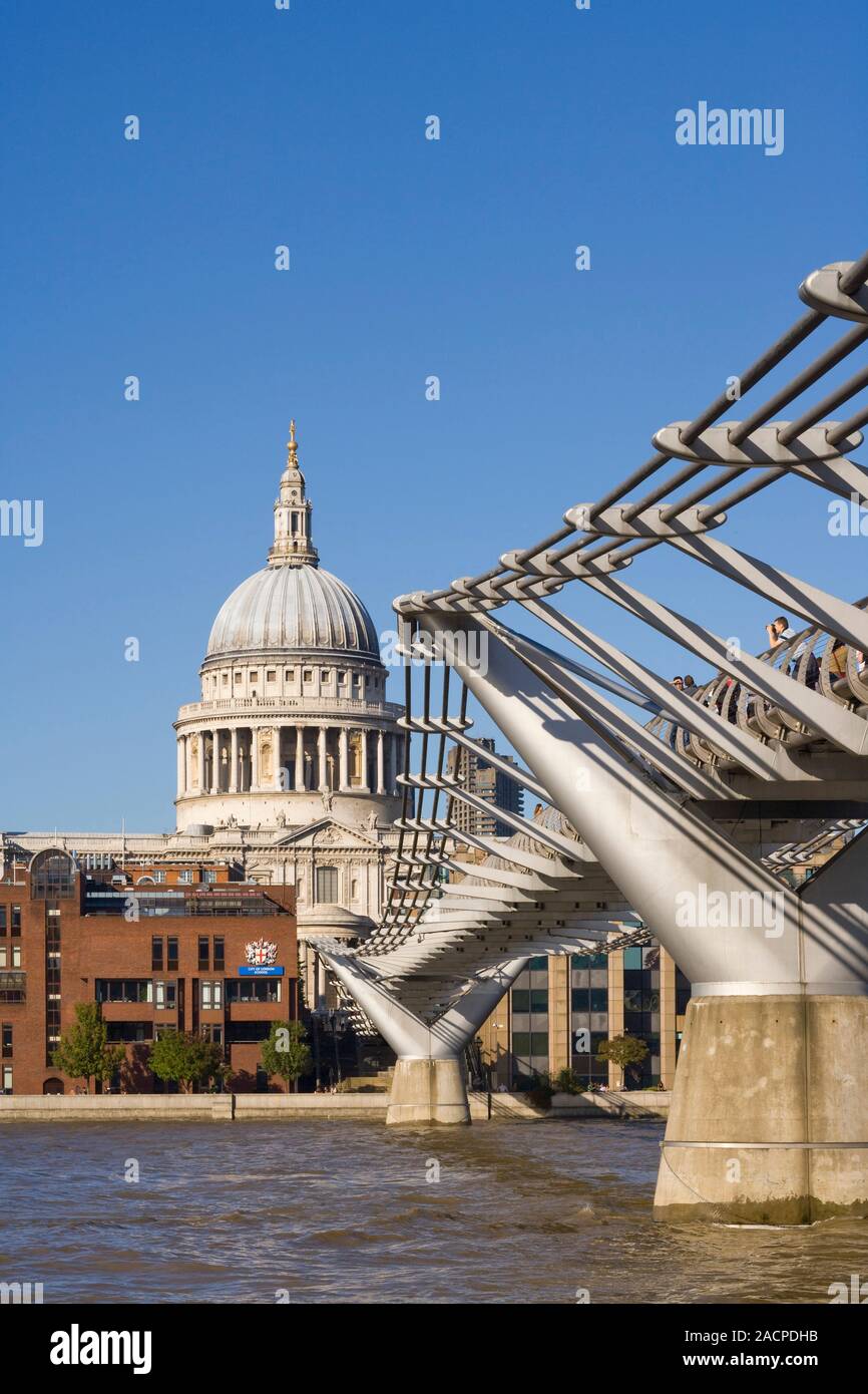 Millennium Bridge. This suspension bridge crosses the River Thames in ...