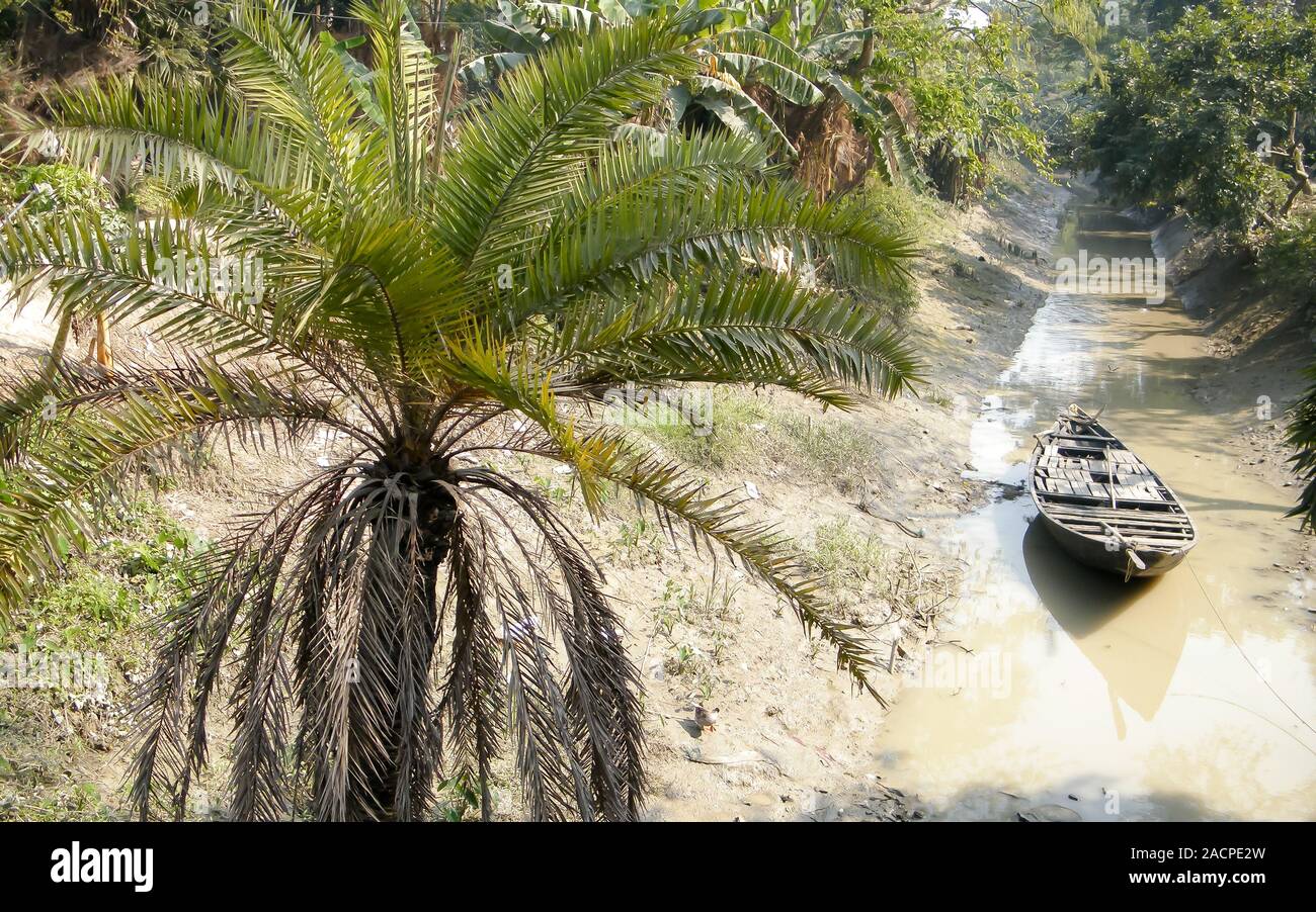 Ganges canal hi-res stock photography and images - Alamy
