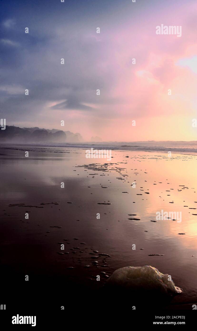 Morning beach hi-res stock photography and images - Alamy