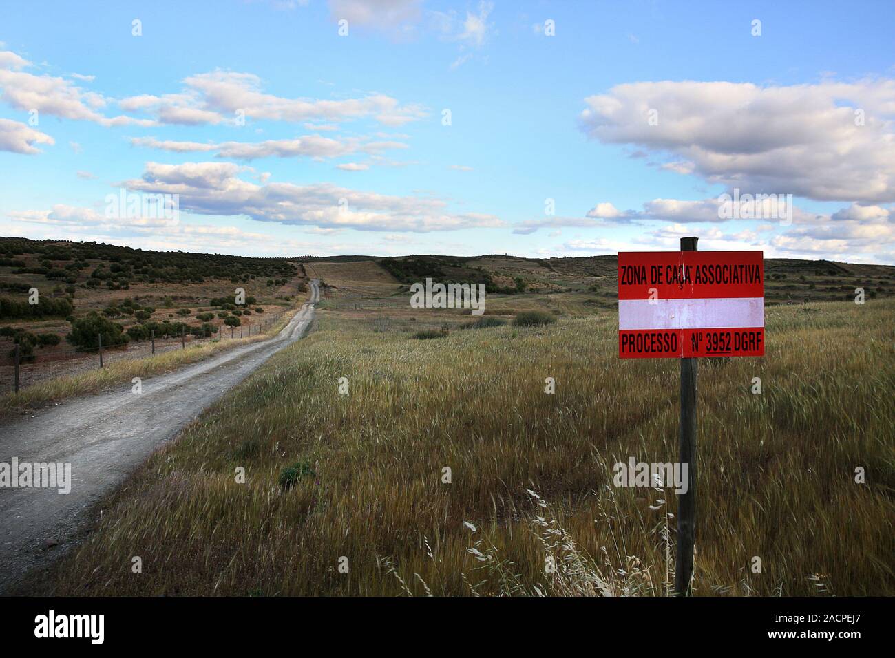 Hunting grounds sign Stock Photo - Alamy