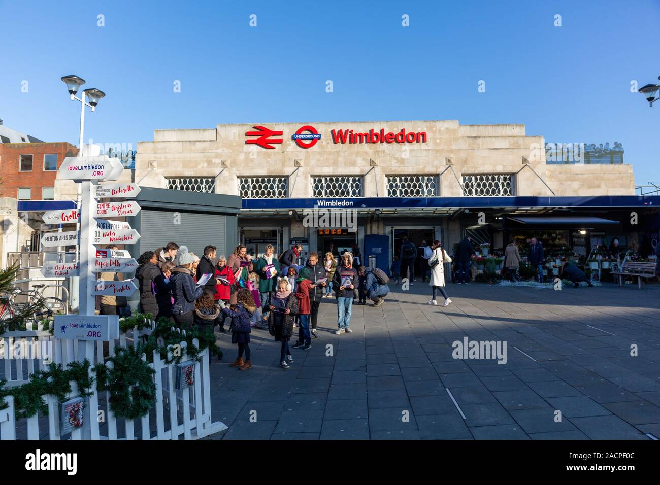 Wimbledon train station Stock Photo - Alamy
