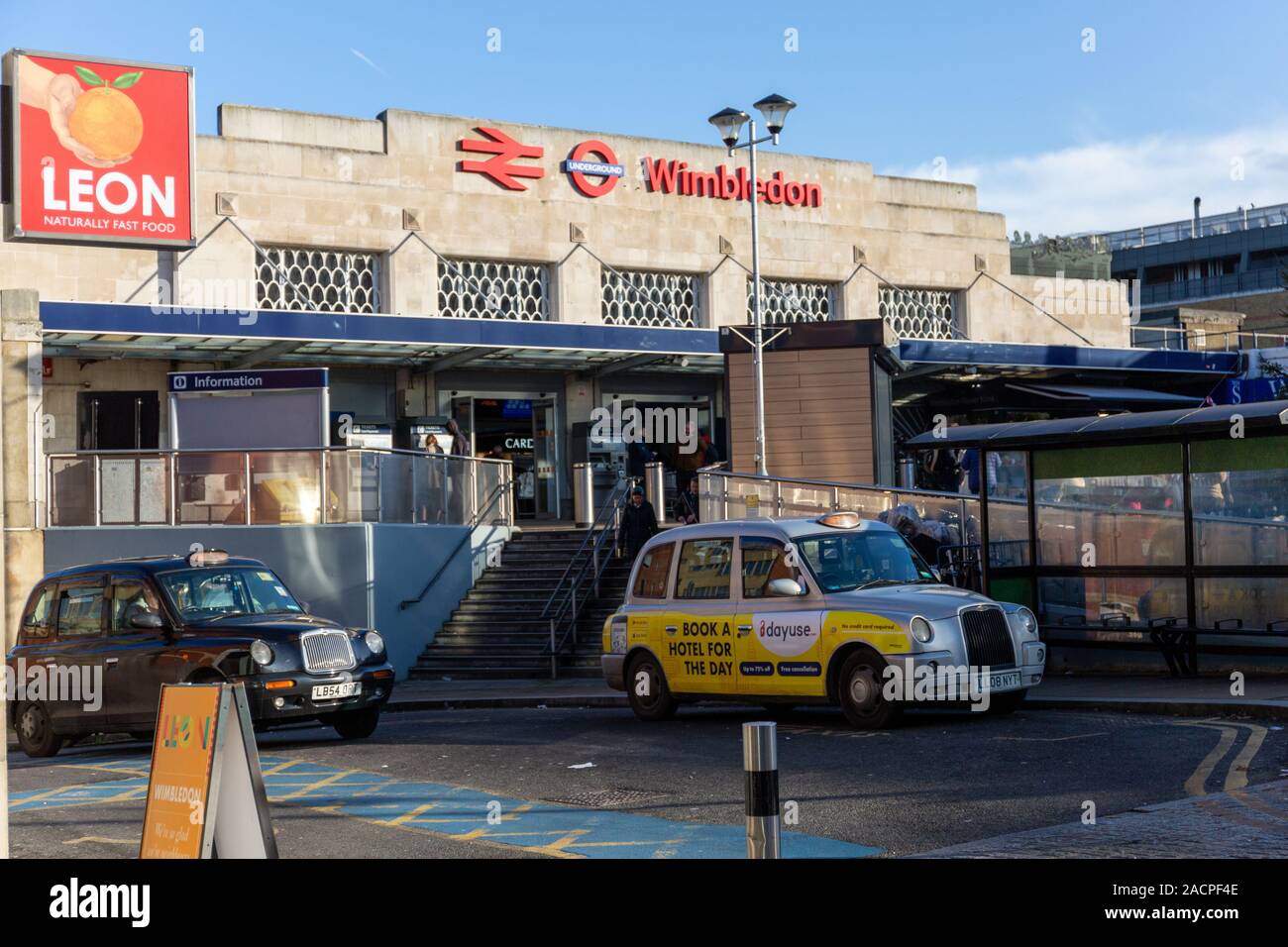 Wimbledon train station Stock Photo - Alamy