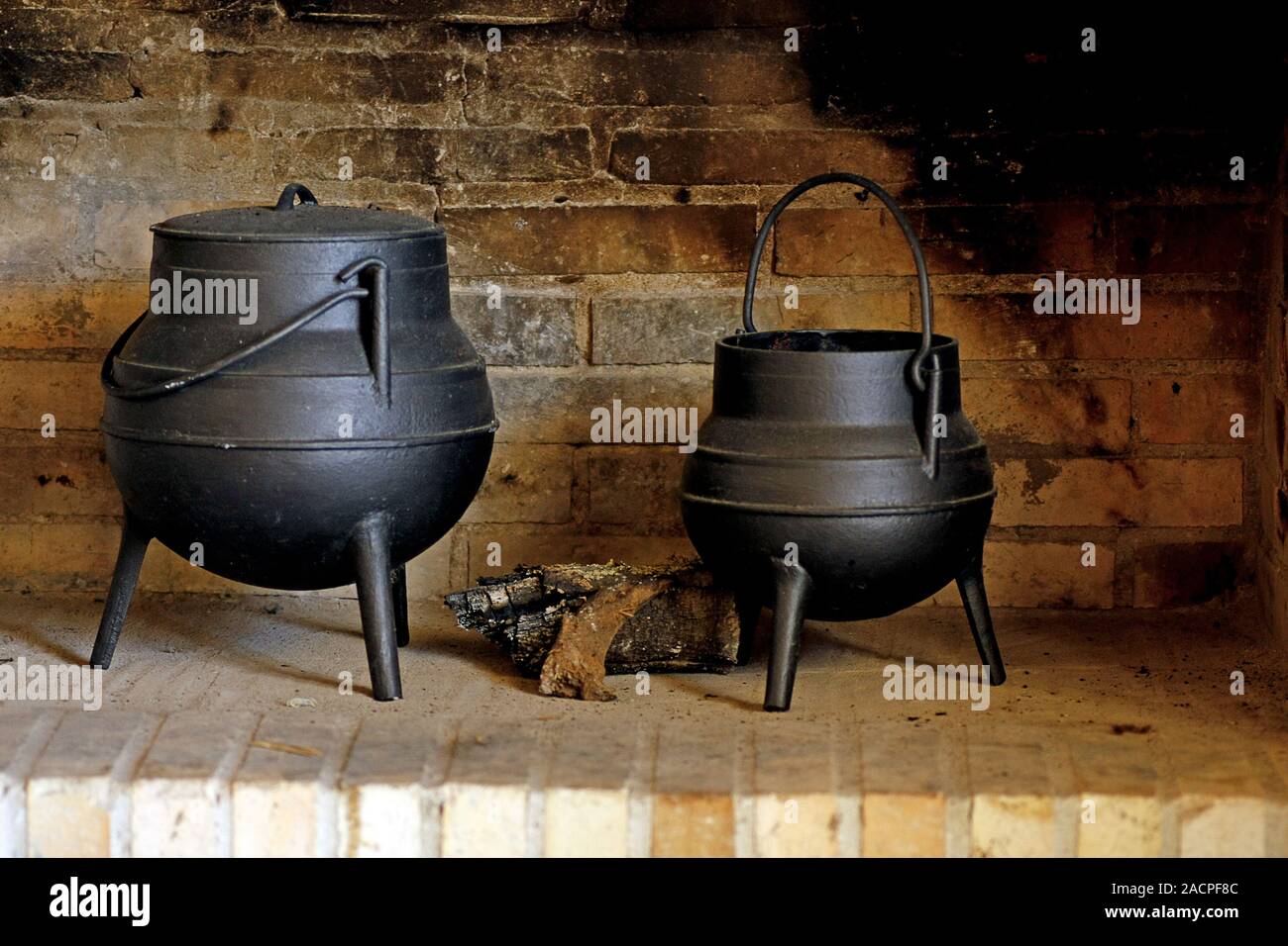 Old brick fireplace hi-res stock photography and images - Alamy