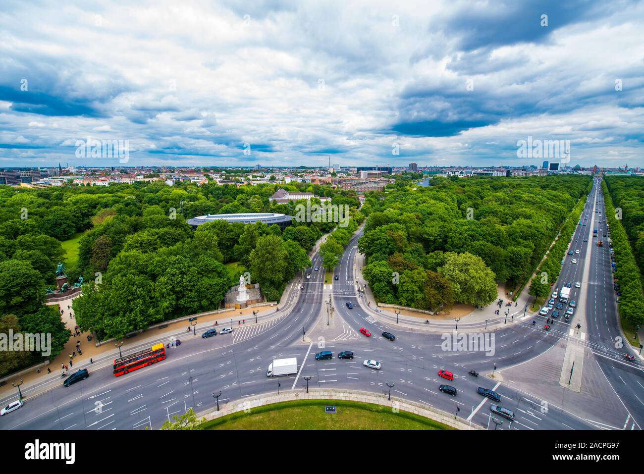 Public park roundabout hi-res stock photography and images - Alamy