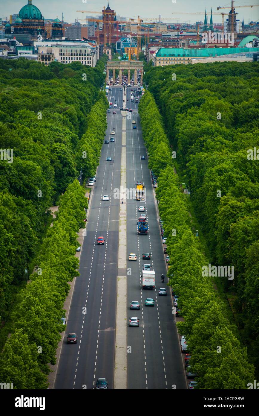 Car lane hi-res stock photography and images - Alamy