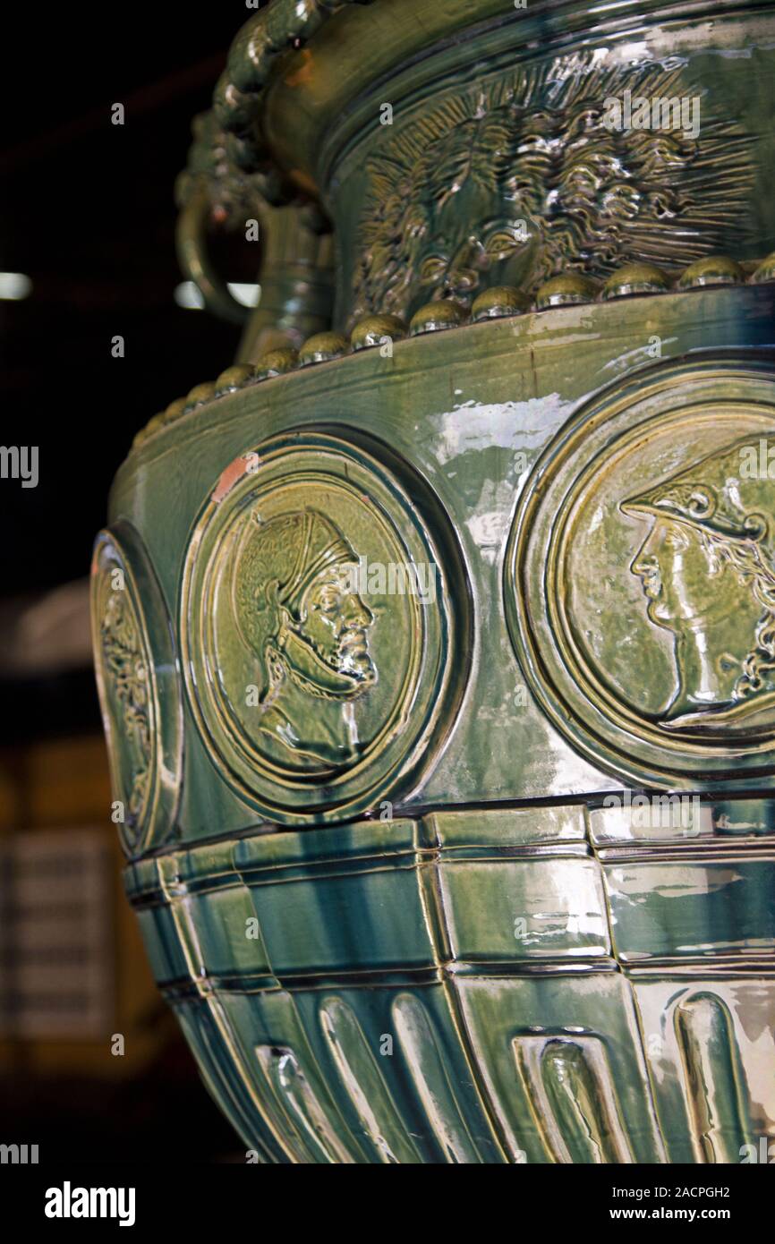 Old roman pot hi-res stock photography and images - Alamy