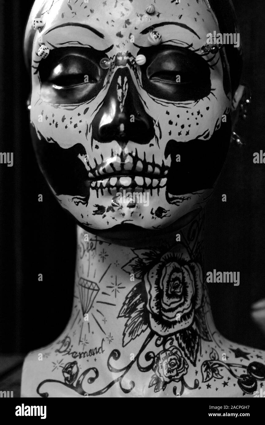 Doll no eyes Black and White Stock Photos & Images - Alamy