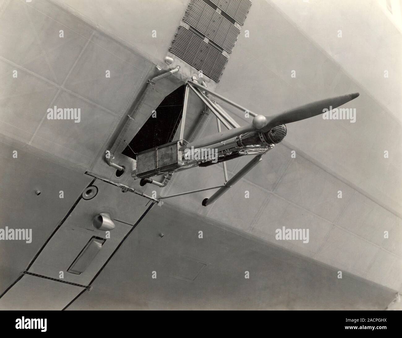 Airship propeller. Close-up of a propeller on the USS Akron (ZRS-4 ...