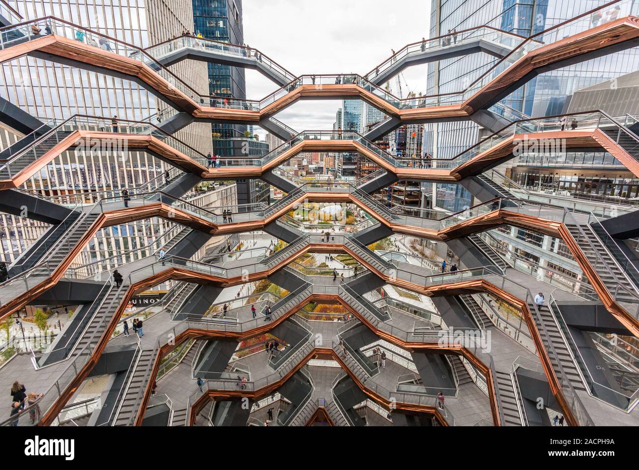 Vessel building hudson yards hi-res stock photography and images - Alamy