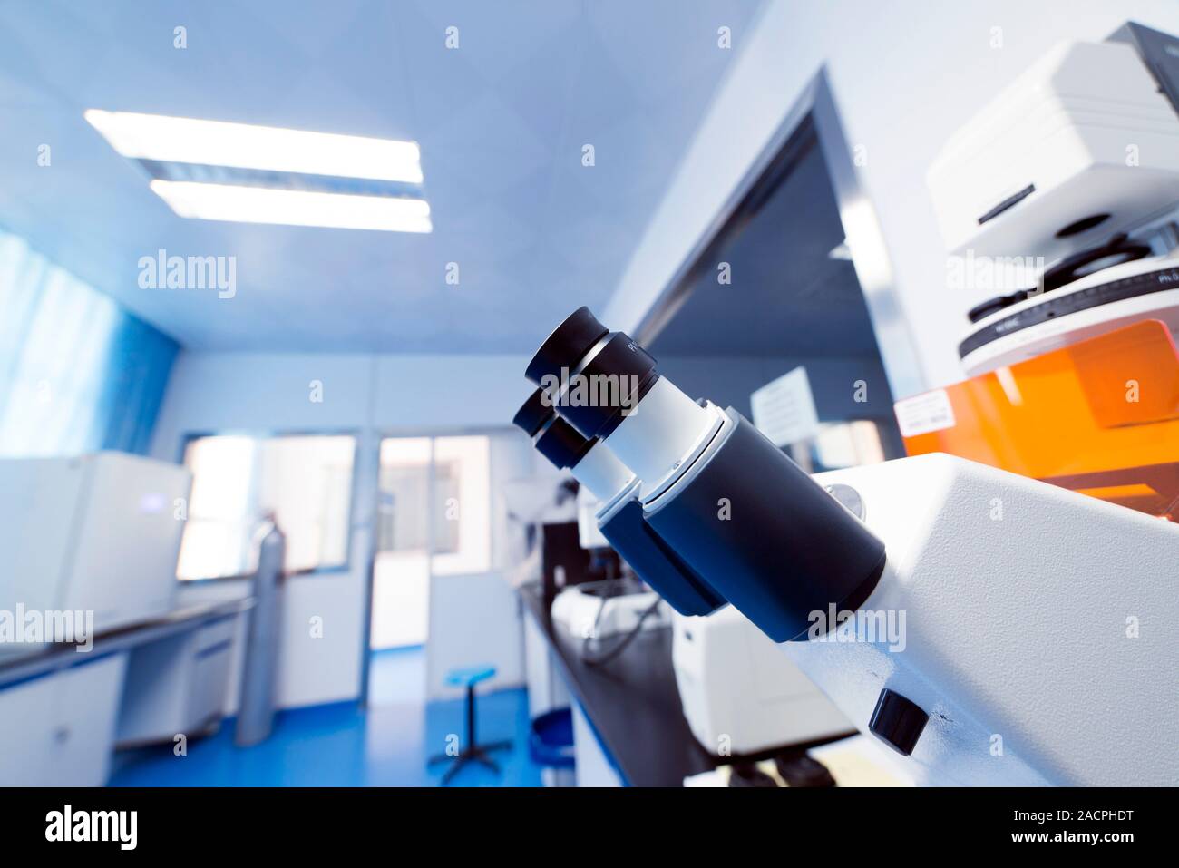 Microscopy lab. Microscope in a laboratory Stock Photo - Alamy