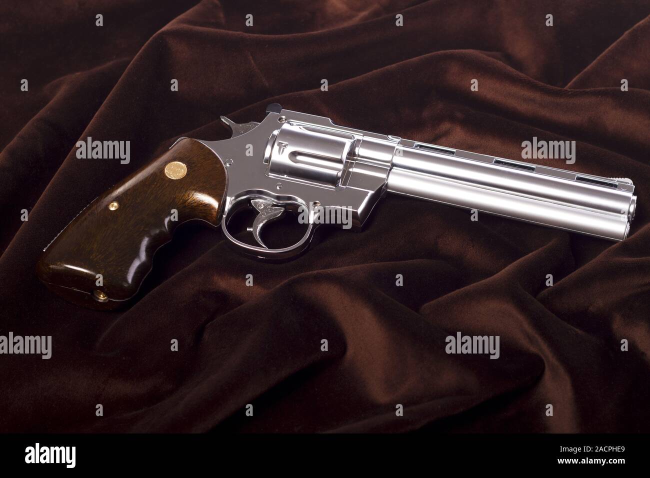 airsoft gun in white Stock Photo - Alamy