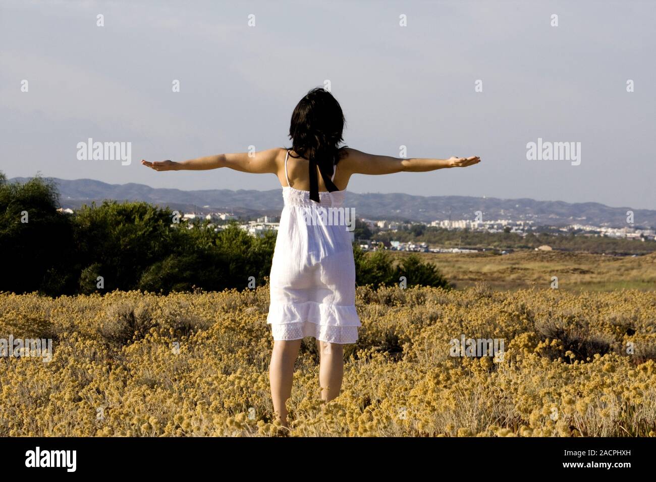 Arms wide open woman hi-res stock photography and images - Alamy