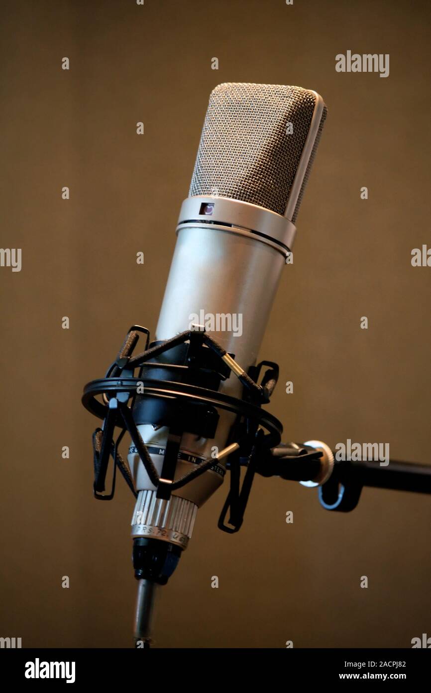 Microphone closeup audience hi-res stock photography and images - Alamy